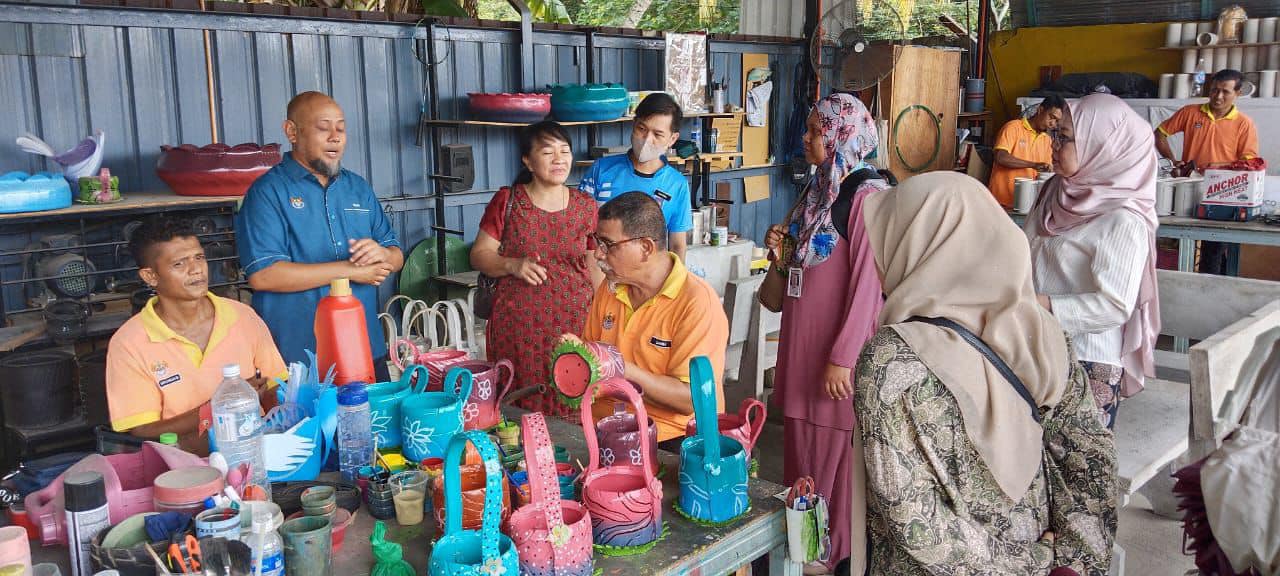 LAWATAN UNIVERSITI SAINS MALAYSIA (USM) KE UNIT UPCYCLE MBSP SEMPENA ...