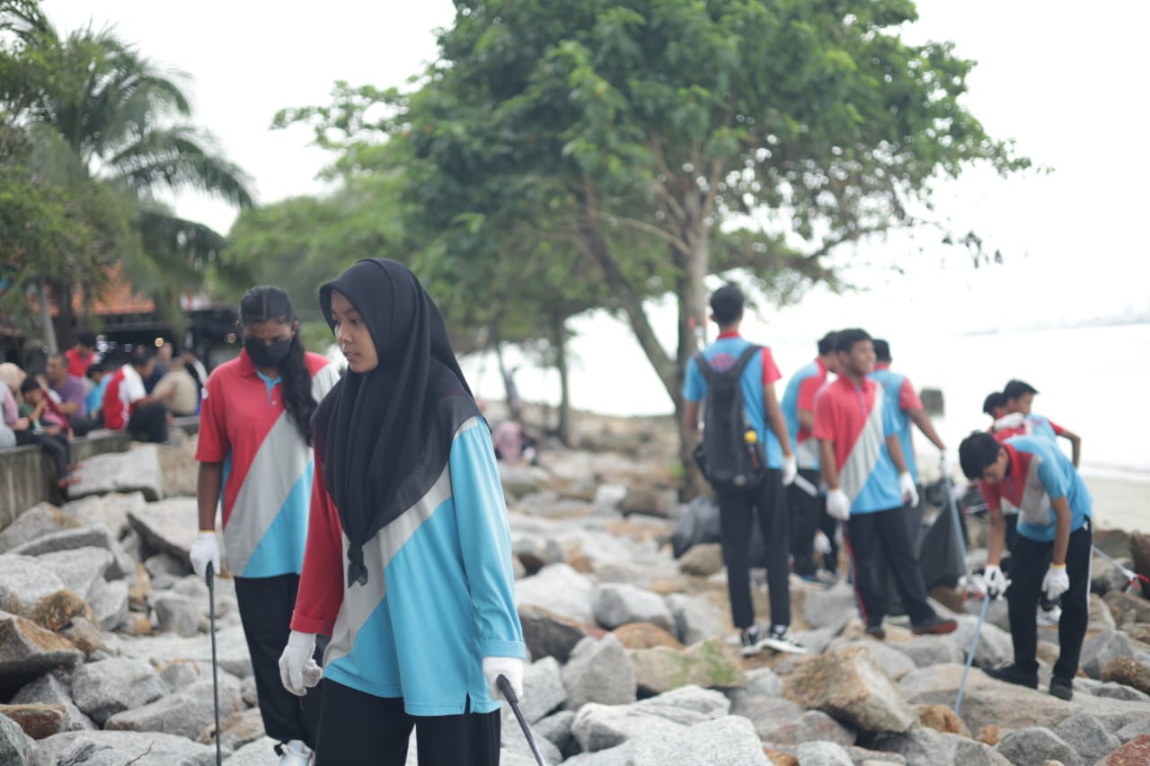Program Kecerian Alam Sekitar Di Pantai Robina