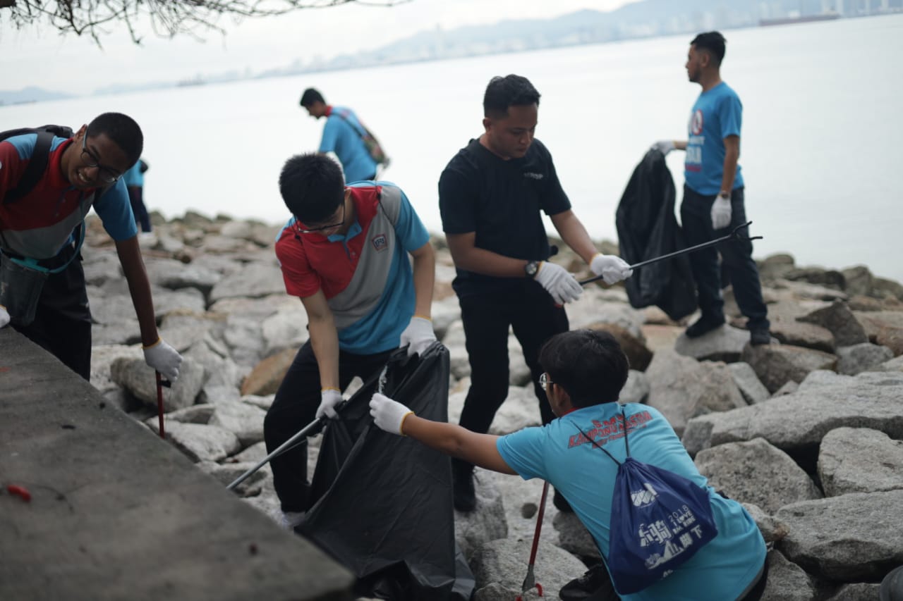 Program Kecerian Alam Sekitar Di Pantai Robina