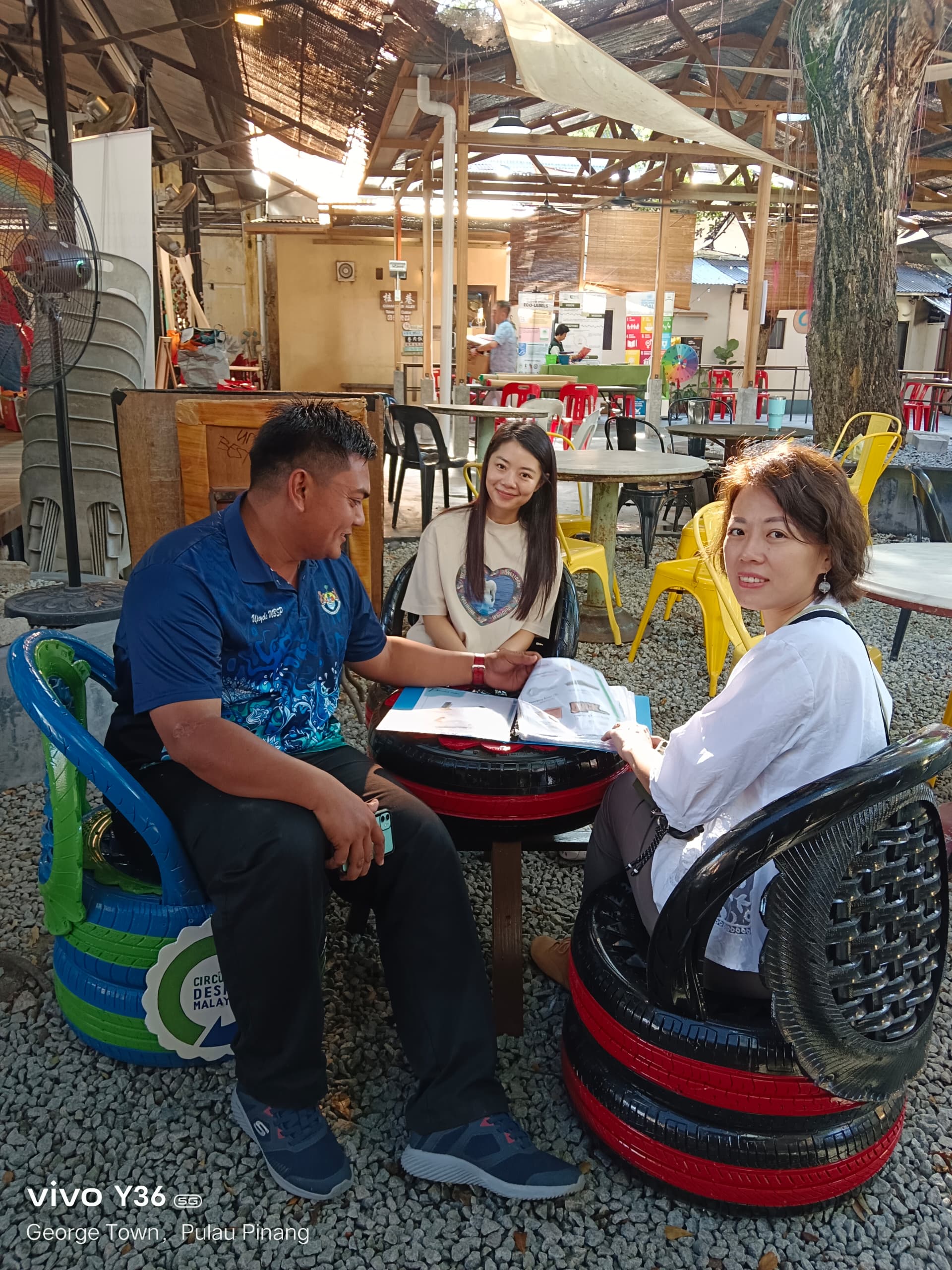 PAMERAN UPCYCLE H IN BUS DEPOT GEORGETOWN SEKOLAH-SEKOLAH DALAM PULAU PINANG