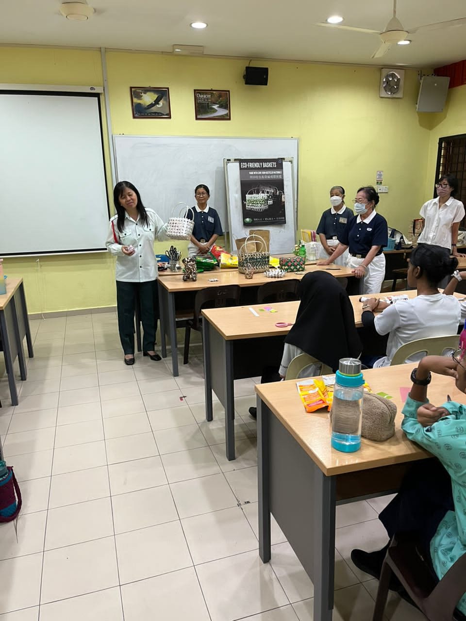 Bengkel Dan Taklimat Pendidikan Berkenaan Upcycle MBSP Di Smk Convent ...