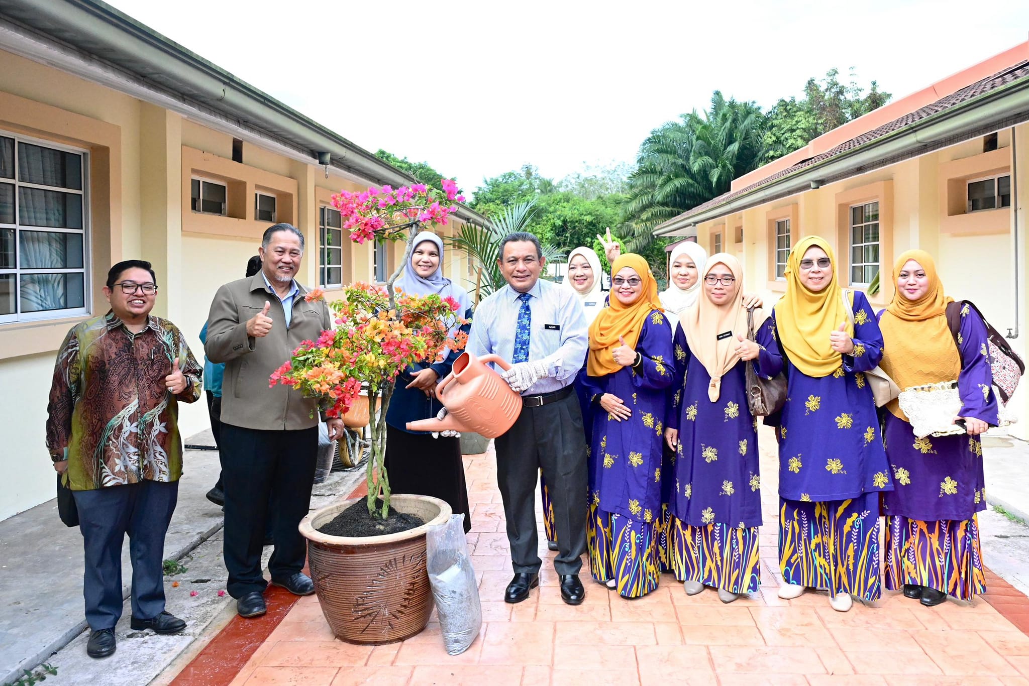 Program Jalinan Mesra Dan Majlis Penyerahan Kerusi Roda Serta Produk ...