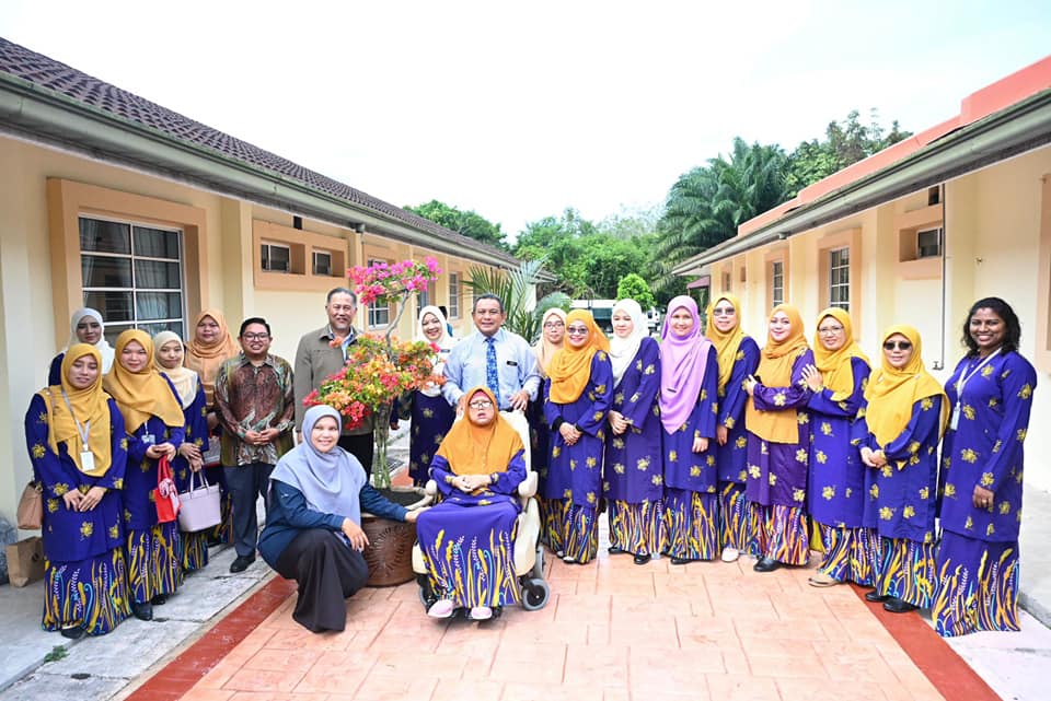 Program Jalinan Mesra Dan Majlis Penyerahan Kerusi Roda Serta Produk ...