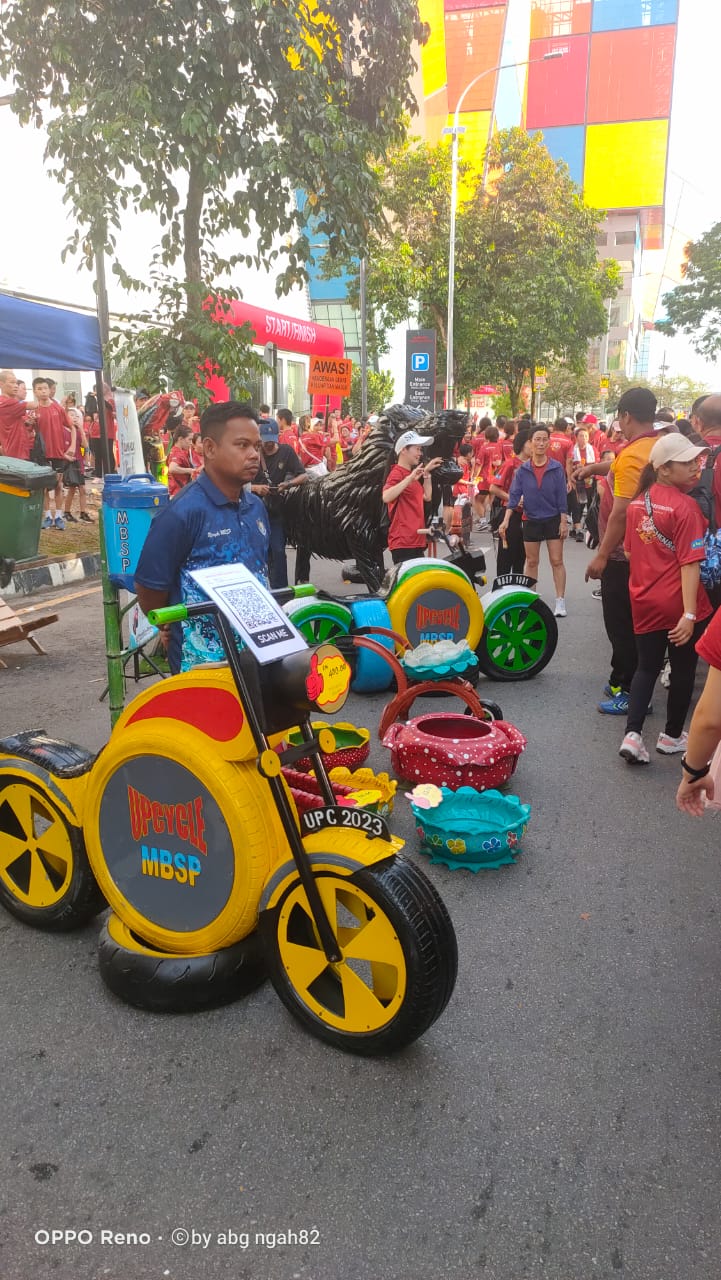 Car Free Morning bulan Mac