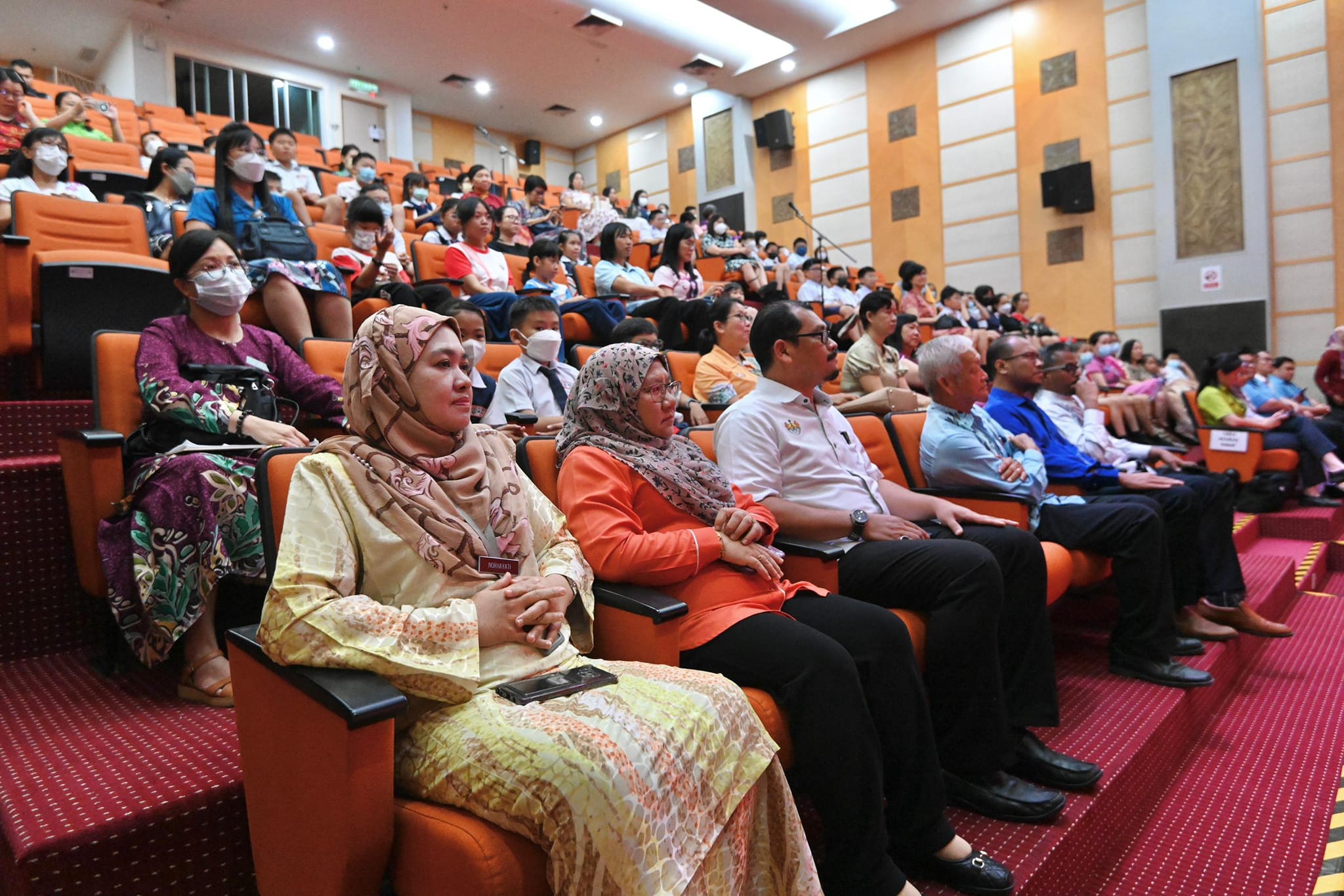 MAJLIS PENYAMPAIAN HADIAH BAGI PROGRAM PERTANDINGAN MENGUMPUL KOTAK ...