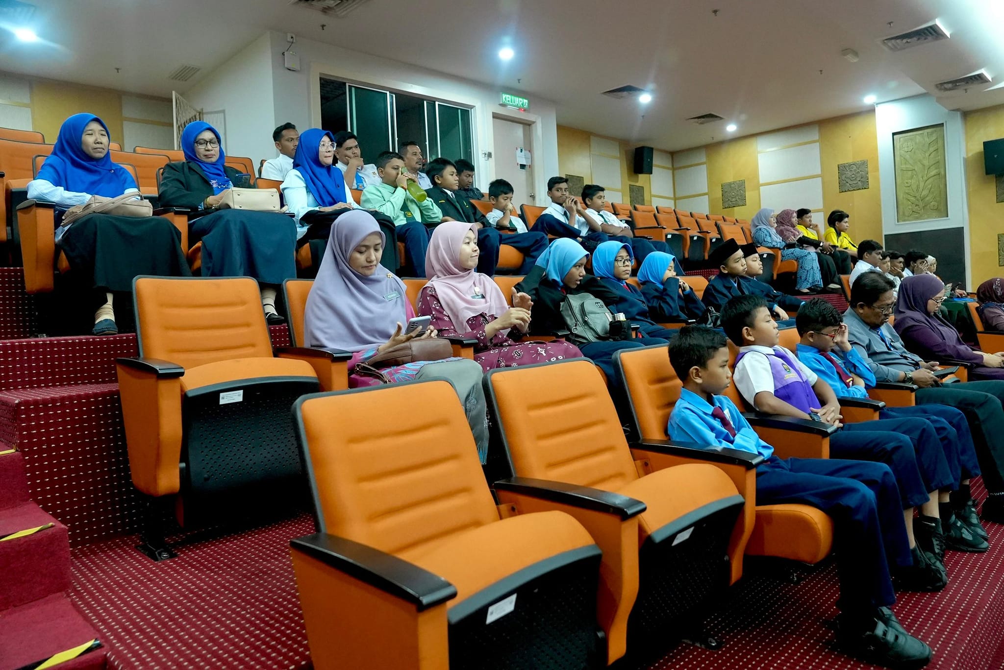 PROGRAM PENYAMPAIAN HADIAH PERTANDINGAN PELITA UPCYCLE MALAM 7 LIKUR ...